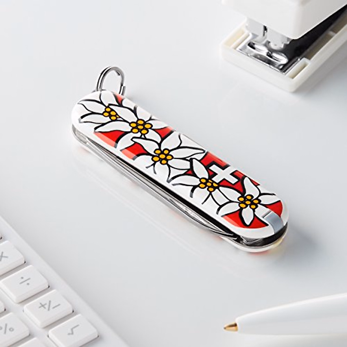 Victorinox Swiss Army Classic SD Small Pocket Knife Red 58 mm