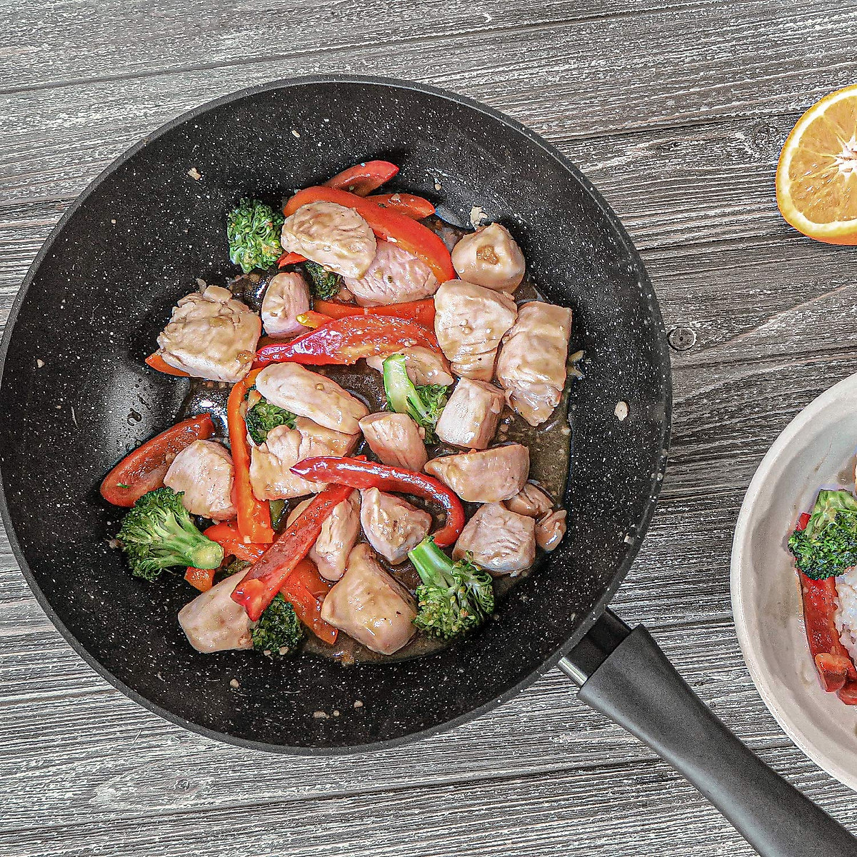 House of Living Art Wok Pan with Lid, 11 Inch Nonstick Aluminum, Dishwasher Safe