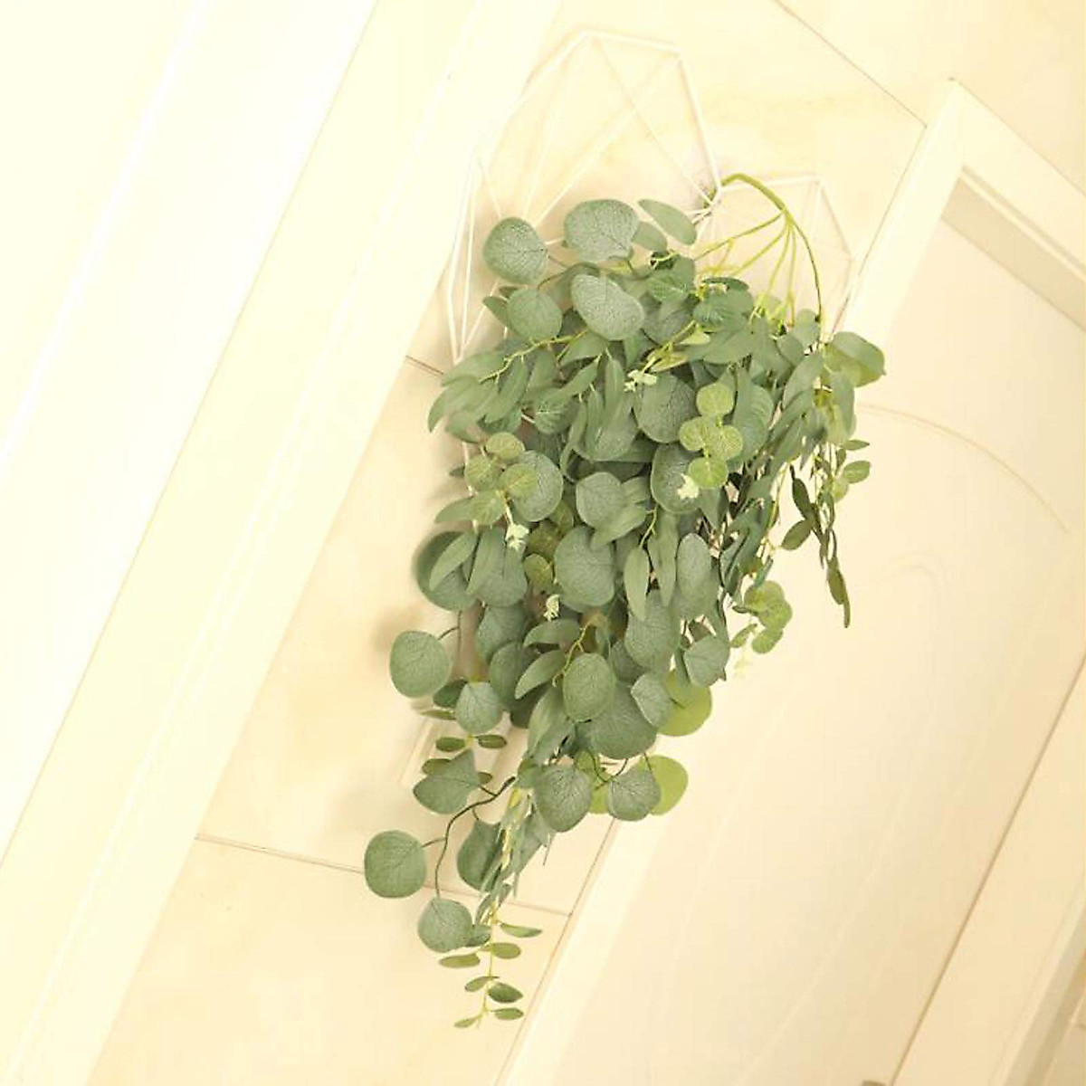 MOOVGTP Eucalyptus Swags, 31.5inch Artificial Hanging Eucalyptus Plants Green Eucalyptus Garland Eucalyptus Teardrop Swag Front Door Eucalyptus Flower for Home Garden Wedding Decoration