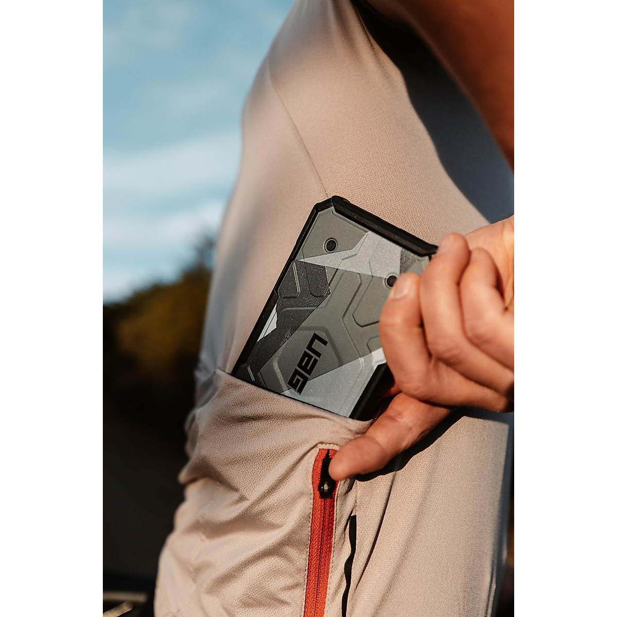 URBAN ARMOR GEAR UAG Case [Updated Version] Compatible with iPhone 15 Pro Max Case 6.7" Pathfinder SE Geo Camo Built-in Magnet Compatible with MagSafe Charging Rugged Military Grade Protective Cover