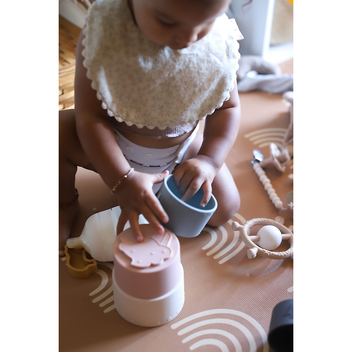 Ali+Oli Silicone Stacking Cups (7-pc), Educational Toys for Baby & Toddler, Baby Bath Toys, Baby Toys for Sensory and Development, Counting Silicone Toys, BPA-free Developmental Toys for Babies