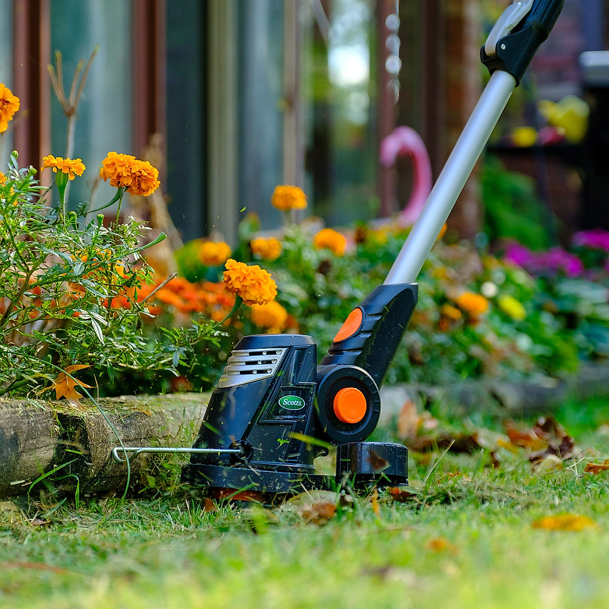Scotts LST02012S 20-Volt 12-Inch Cordless String Trimmer, 2.0Ah Battery and Fast Charger Included