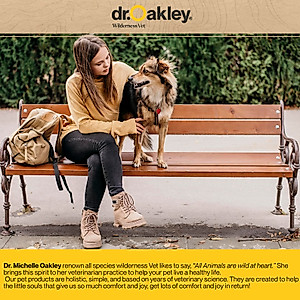 Dr. Oakley Daily Natural Dog Wipes, Honey & Oatmeal, 100 Ct, Gentle, Moisturizing, Odor-Eliminating, Alcohol-Free, Vet Approved