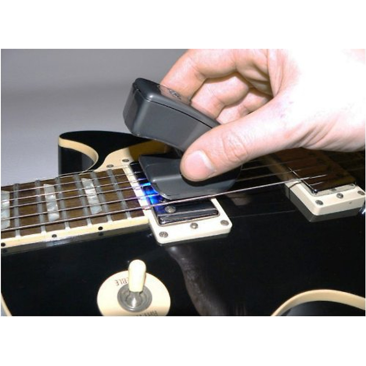 Heet Sound Plus EBow Electric Bow for Guitar with 2 Batteries Included