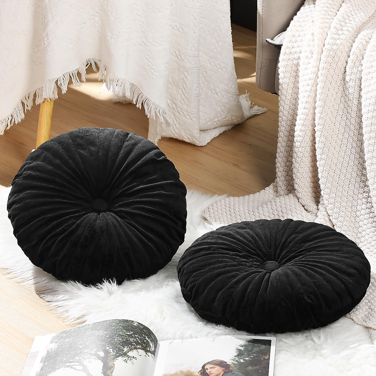 Namalu Round Throw Pillow 13.8 Inch Decorative Round Velvet Floor Pillows Small Pumpkin Throw Cushion for Living Room Sofa Bed(Black,2 Pcs)