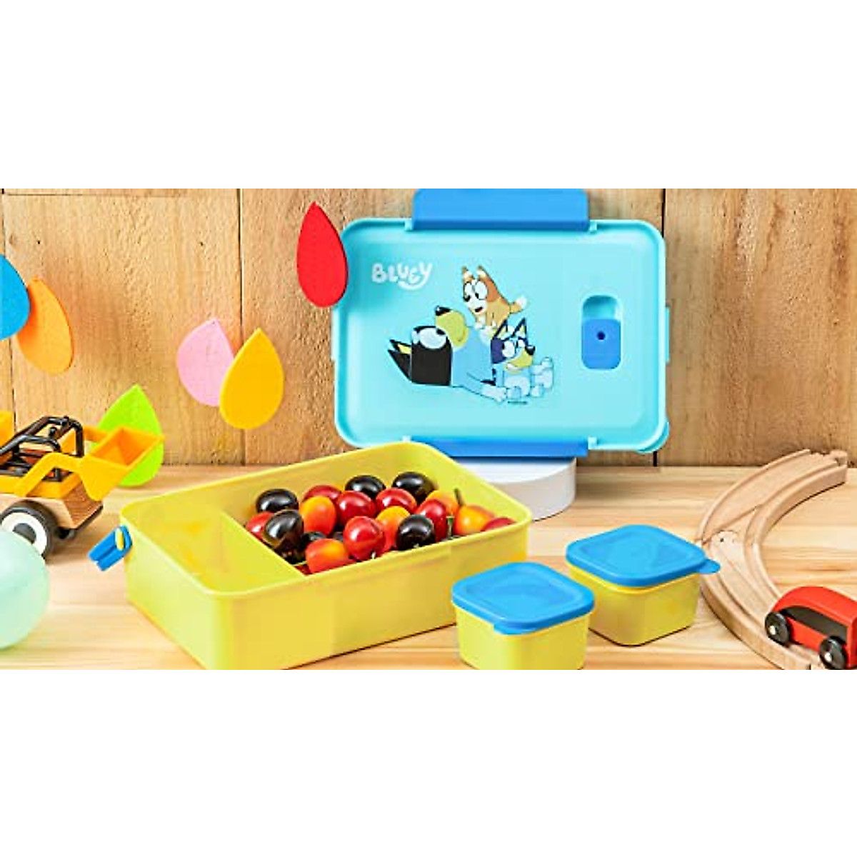 Zak Designs Bluey Reusable Plastic Bento Box with Leak-Proof Seal, Carrying Handle, Microwave Steam Vent, and Individual Containers for Kids' Packed Lunch (3-Piece Set)