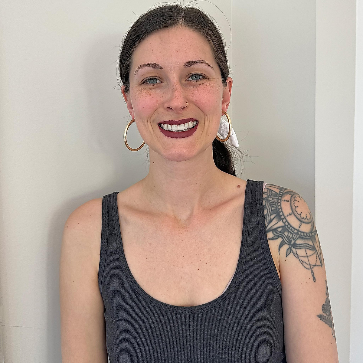 Sheila Fajl Small Everybody's Favorite 2 Inch Tubular Lightweight Hoop Earrings in Brushed Champagne. 18k Gold and 18k Rose Gold Metal Plated