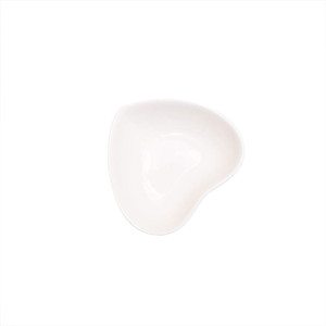 Pirhosigma 4 pcs Heart Shaped Porcelain Soy Sauce Dish Ceramic Dip Dipping Bowls White for Dinner Baking BBQ and Cooking