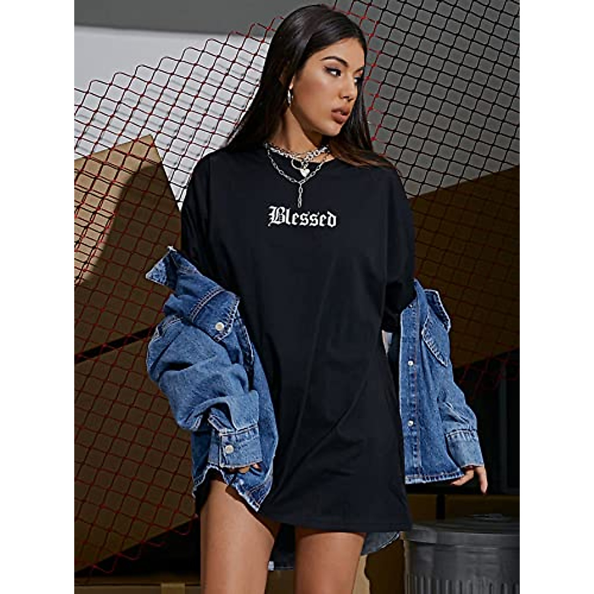 WDIRARA Women's Graphic Short Sleeve Drop Shoulder Oversized Tee Round Neck T Shirts Letter Print Black M