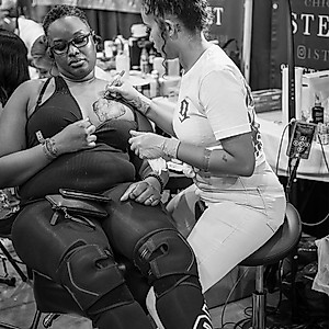 DR.LOMILOMI Pneumatic Swivel Rolling Stool 506 for Hygienic Clinic Spa Massage Home and Office