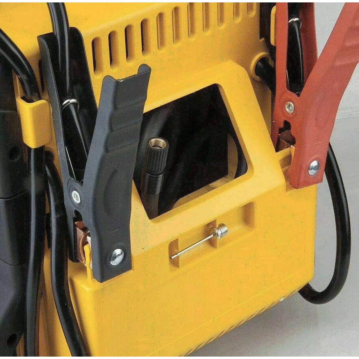 CAT - 3 in 1 Professional Power Station with Jump Starter and Compressor - 4 USB Ports and Outlet