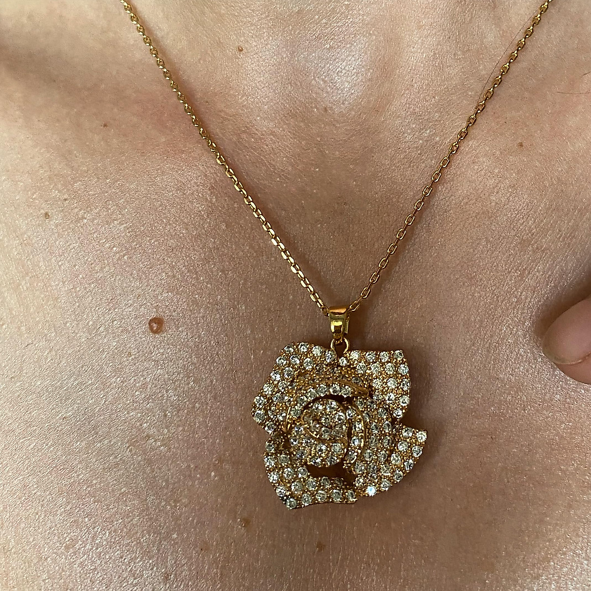 Fashion Jewelry designer celebrity camellia flower charm rhinestone full crystal pendant necklace for women (Gold)