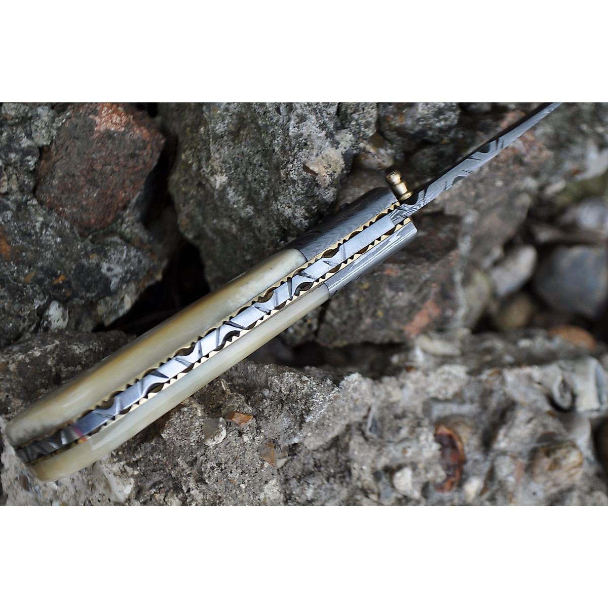 Perkin- Handmade Damascus Pocket Knife - Beautiful Folding Knife