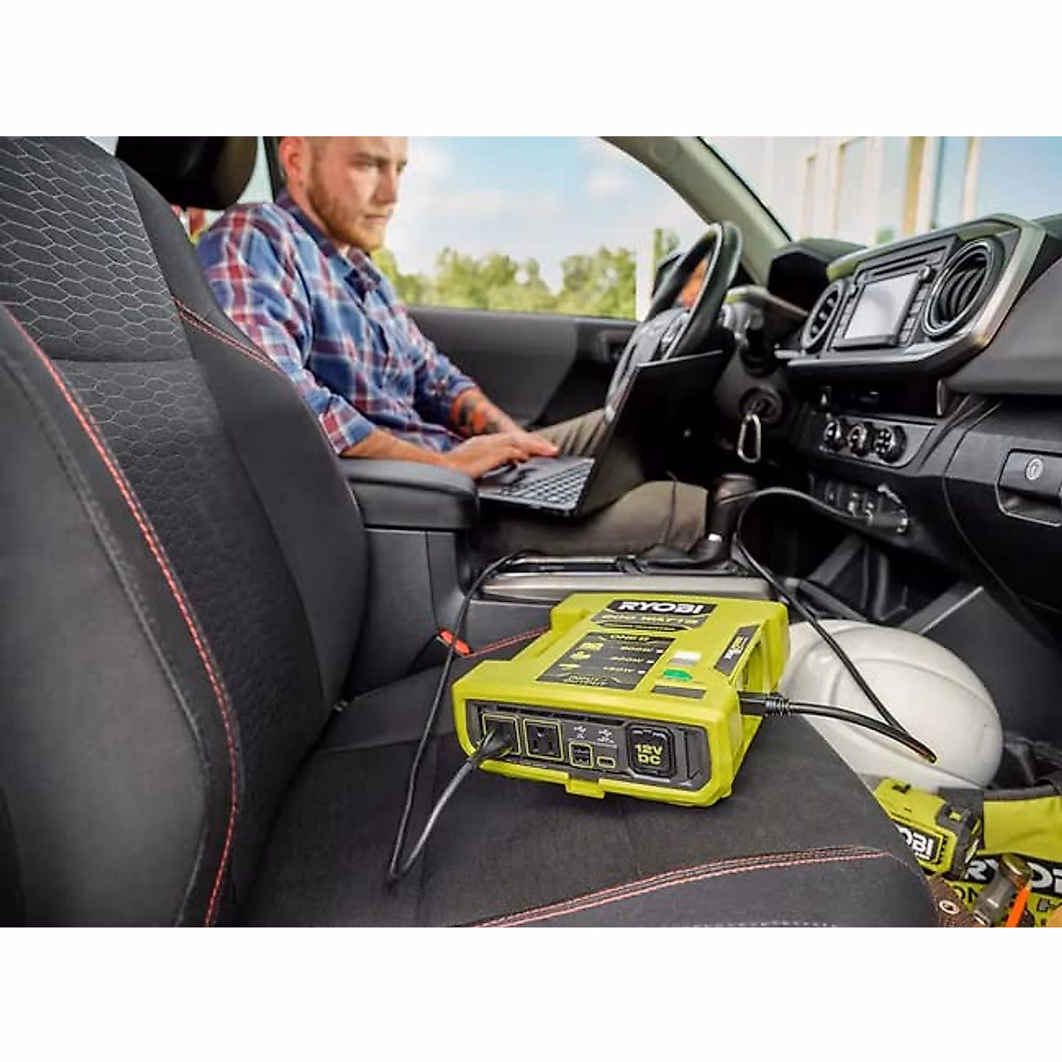 RYOBI ONE+ 18V 800-Watt Max 12V Automotive Power Inverter with Dual USB Ports - RYi8030AVNM