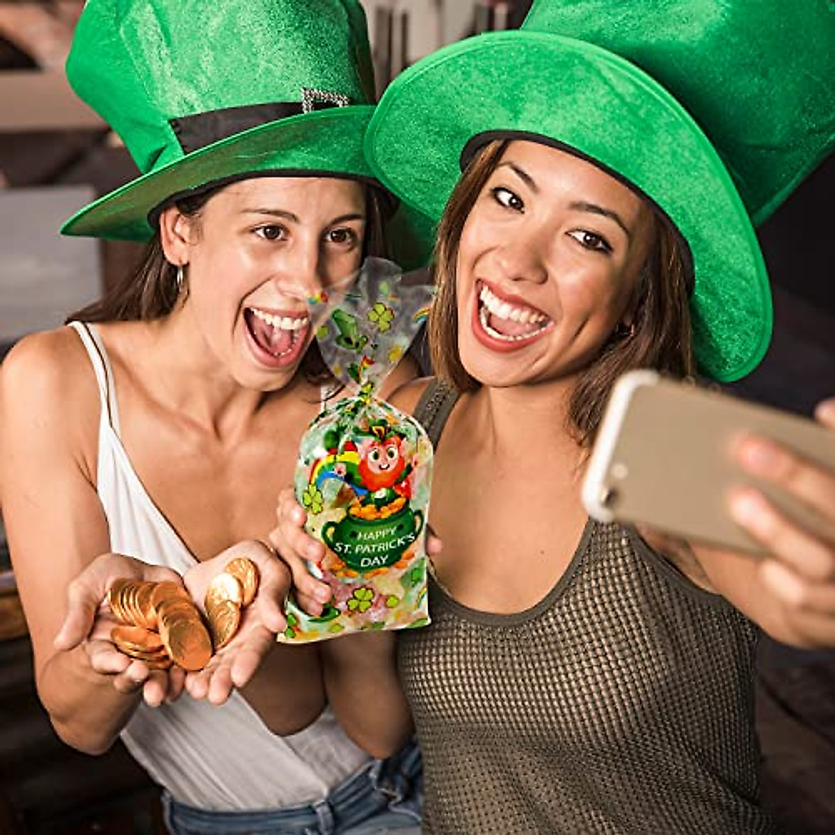 SPERPAND 120Pcs St. Patrick's Day Cellophane Gift Bags, Clear Clover Candy Goodie Bags for Saint Patrick's Day Party Favors