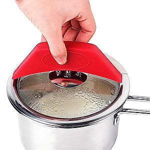 WSERE 4 Pieces Silicone Assist Handle Holder Pot Grip Cover Pot Holder for Cast Iron Skillets, Metal Cookware Frying Pans, 2 Black 2 Red Non-Slip Scald-Proof Heat Insulated Pans Pot Handle Covers