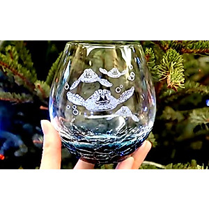 Mothers Day Gifts for Mom, Sea Turtles Family Handmade Engraved Crackle Turquoise Beach Wine Glass 18 Oz Gifts for Turtle Lover Men Women