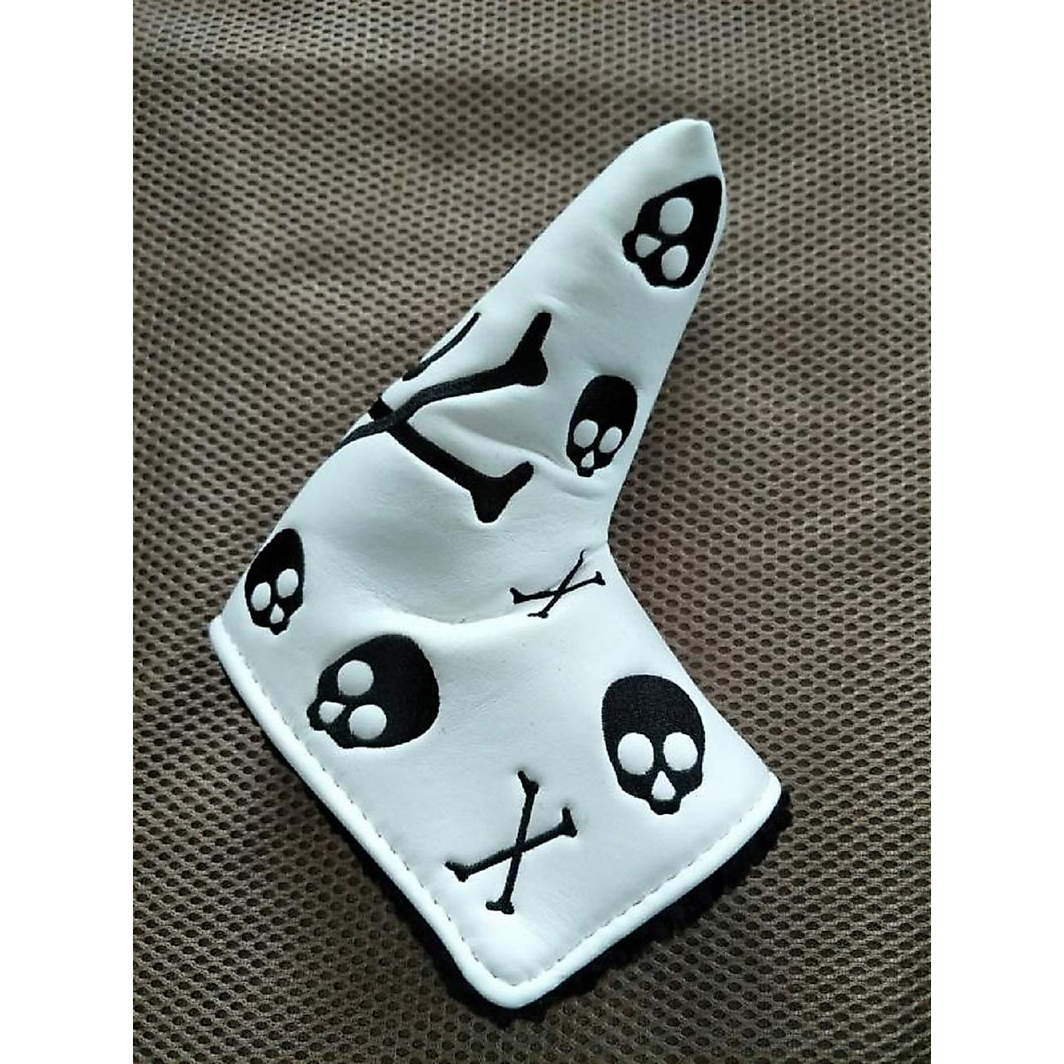 DNYAN Golf PU Leather Blade Putter Cover Skull Bones Headcover with Veclro Fastening for putters All Brands Taylormade Scotty Cameron Titleist Callaway Ping,White