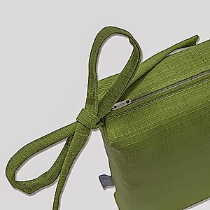 Pillow Perfect Forsyth Solid Indoor/Outdoor Wicker Patio Sofa/Swing Cushion Tufted, Weather and Fade Resistant, 18" x 45", Green