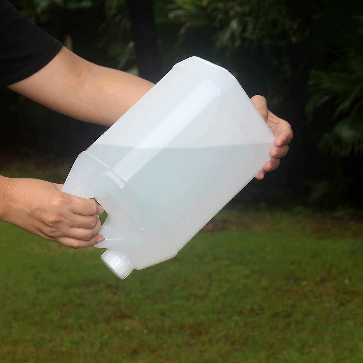 2 Packs 1 Gallon Clear Plastic Jugs with Lids, Square Empty Storage Container Plastic Jar Containers Water Jug Storage Containers with Portable Handle for Water, Sauces, Beverage, Soaps, Liquids