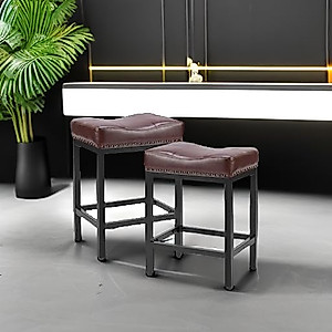 Sweetcrispy Bar Stools Set of 2， 24 inch Counter Height Bar Stools, Upholstered Modern Kitchen Barstools with Metal Base, PU Leather Saddle Stools for Kitchen Island, Brown