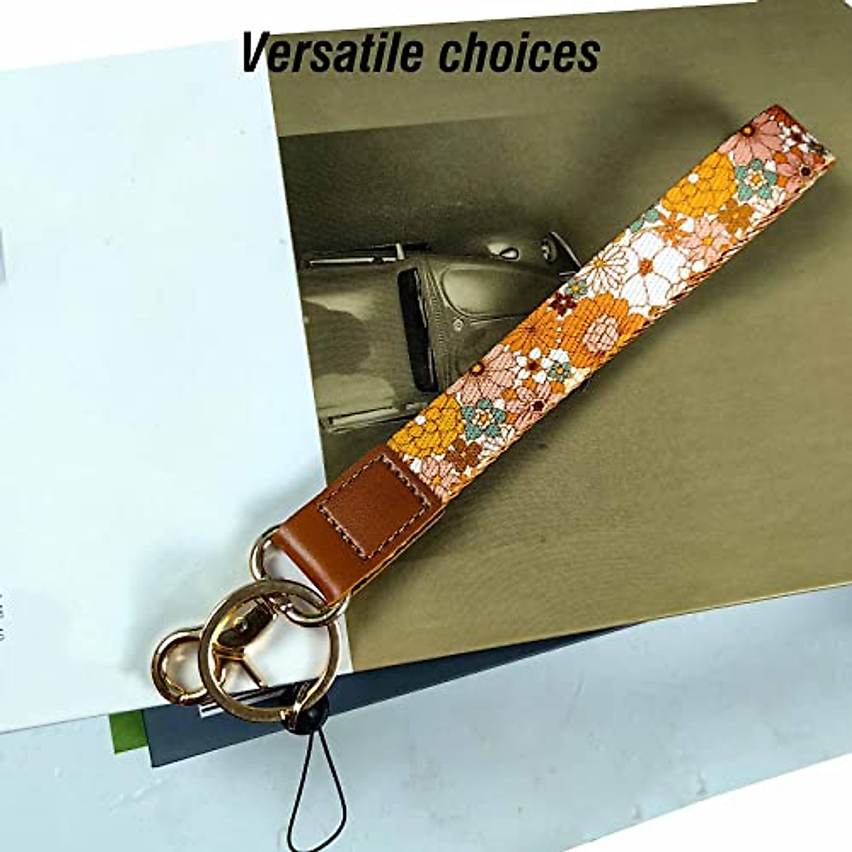 Insaizom Hippie Aesthetic Wrist Lanyard Key Chain, Cute Boho Wristlet Strap Keychain Holder for Women (Yellow flower)