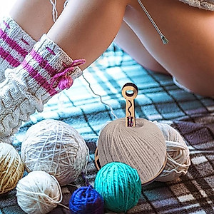 Baoyemes Portable Wrist Yarn Holder, Wrist Yarn Holder, Portable Yarn Holder, Crochet Wrist Holder, Sand Yarn Ball Holder, Gift for Knitting Crochet Crafts Lovers (Red Love Heart)