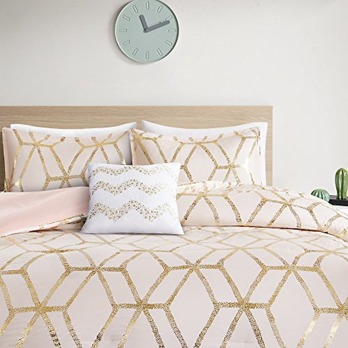 Comfort Spaces Vivian Comforter Set Ultra Soft All Season Lightweight Modern Geometric Glam Metallic Print Bedding, Matching Sham, Decorative Pillow, Full/Queen, Geometric Blush/Gold