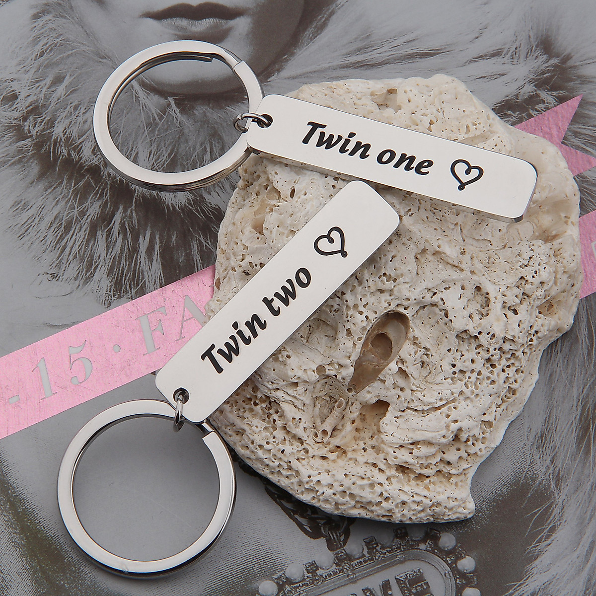 Gzrlyf Twins Keychain Twin One Twin Two Keychain Set Twins Gifts for Twins Sister Twin Brother Gift