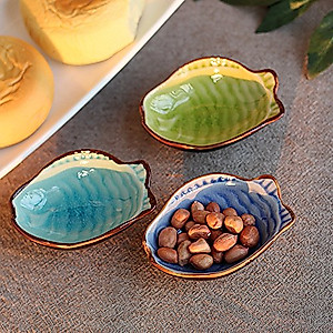 WAIT FLY Cute Fish Shaped Ceramics Seasoning Dishes/Tea Bag Holders/Ketchup Saucer/Appetizer Plates/Vinegar Spice Salad Soy Sushi Wasabi Seasoning Dipping Bowls, Set of 3