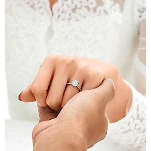 MomentWish Moissanite Rings, 2Carat Moissanite Rings for Women, D Color VVS1 Simulated Diamond 925 Sterling Silver Solitaire Rings-Size7