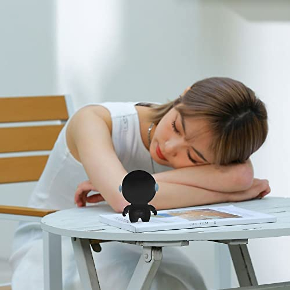 XUnion Spaceman Hanging Fan, Personal Necklace Fan Astronaut Shaped, Mini Portable Hanging Fan Bladeless Fan for Outdoor Travel Camp