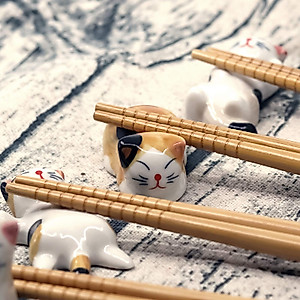 5 Pairs Chopsticks and 6 Cute Lucky Cat Chopstick Holders, Classic Japanese Style Reusable Bamboo Natural Non-Slip Chopsticks, Dishwasher - Safe, Kawaii China Chopsticks Rest Gift Set(Lucky Cat)