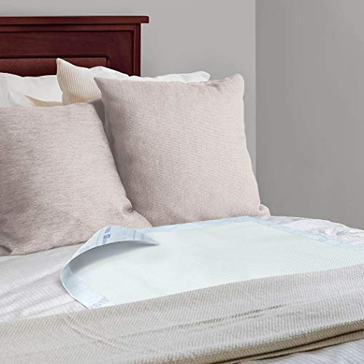 Medline Ultrasorbs Advanced Premium Disposable Underpads with SlipResist Technology, 30" x 36", 70 Count