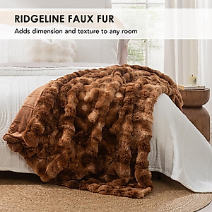 EVERGRACE Ultra Soft Luxury Fluffy Ridgeline Faux Rabbit Fur Throw Blanket, Thick Warm Blankets for bed, Cozy Plush Reversible Blanket for Couch, Chair, Sofa, Lion Caramel, 50x60 Inches, 870 GSM
