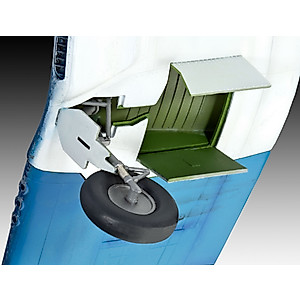 Revell Germany 04781 Vought F4U-1A Corsair Plastic Model Kit (1/32 Scale)