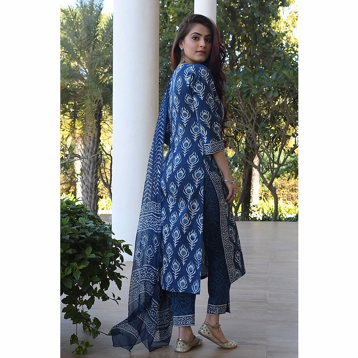 Amayra Women's Rayon Printed Straight Kurti with Palazzos and Dupatta Set(Blue,M)