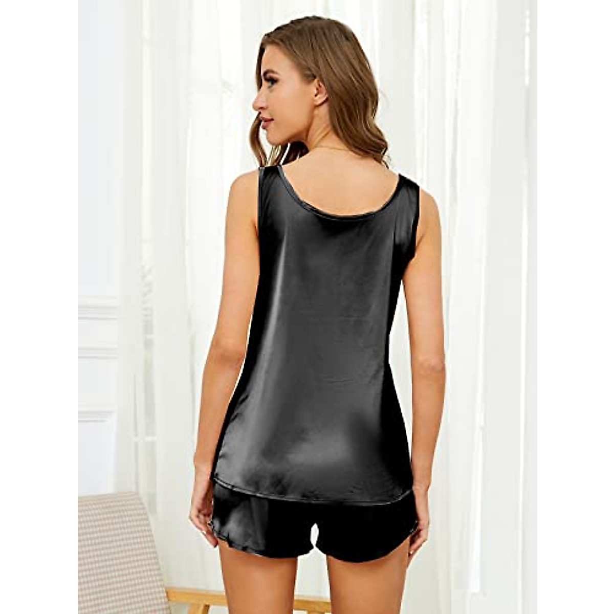 MOYEE Women Silk Pajama Set Soft Satin V Neck Tank Top and Shorts 2 Piece lounge Sets with Pockets(Black, Large)