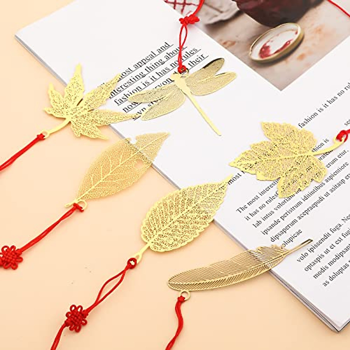 6pcs Metal Bookmarks with Chain, Golden Hollow Bookmark Vintage Exquisite Metal Bookmarks with Red Chinese Knot Hanging String Maple Leaf Dragonfly Feather for Book Lovers Teens Women Men
