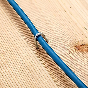 Therwen U Shaped Nails Wire Fence Staples Nails, 1 Inch Steel Fencing Spike, Galvanized U Shaped Fasteners Spike for Fixing Wire Woven and Mesh Fencing, Corrosion and Rust Resistant(500 Pcs)