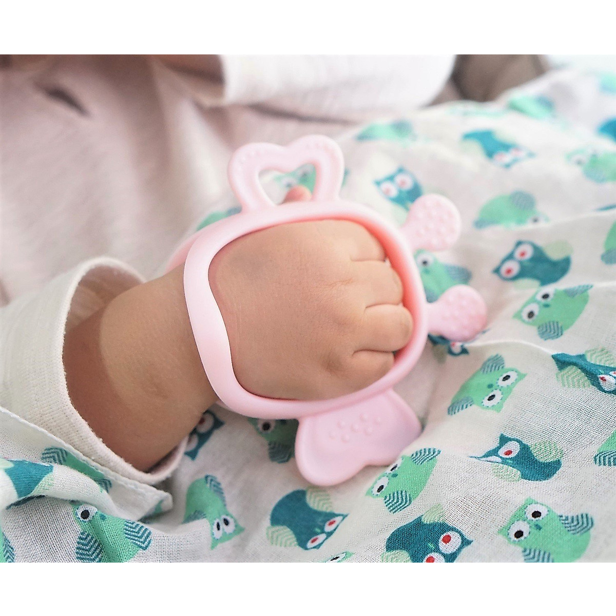 Mama’s tem Wearable Baby Teething Toys with Teether Handle, Eco-friendly Non-toxic BPA Free Pure Silicone, Easy to clean Infant Toys, Newborn Baby Gift (Pink)