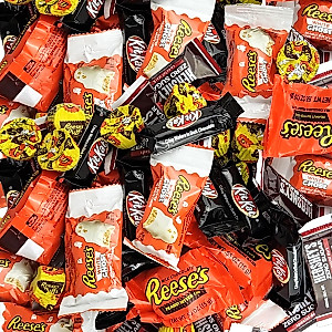 Chocolate Mix, Fun Size Individually Wrapped Holiday Candy Bulk Filled with Popular Chocolate Candy Assortment, Kit Kat Holidayocc, Hershey’s and Peanut Butter Candy Variety Pack in a Box (5 LB)