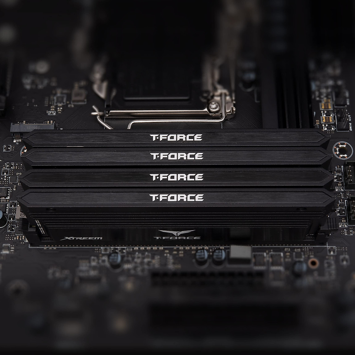 TEAMGROUP DDR4 Memory XT-4000-2x8-black