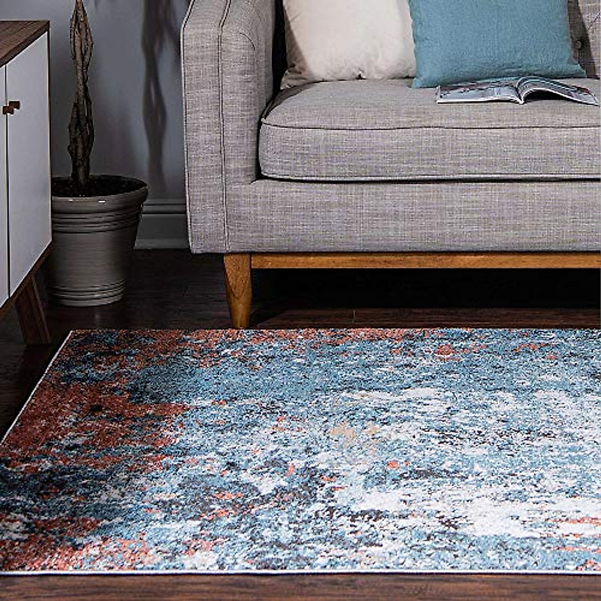 Rugs.com Leipzig Collection Area Rug – 7' x 10' Multi Low-Pile Rug Perfect for Bedrooms, Dining Rooms, Living Rooms