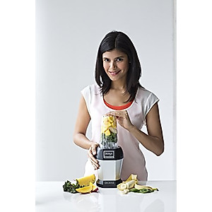 Nutri Ninja Pro Personal Blender with 900 Watt Base and Vitamin and Nutrient Extraction for Shakes and Smoothies with 18 and 24-Ounce Cups (BL450)