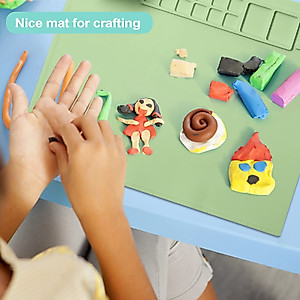 AWOKE Silicone Painting Mat - 20"X16" Silicone Art Mat with 1 Water Cup for Kids - Silcone Craft Mat has12 Color Dividers - 2 Paint Dividers (Green)