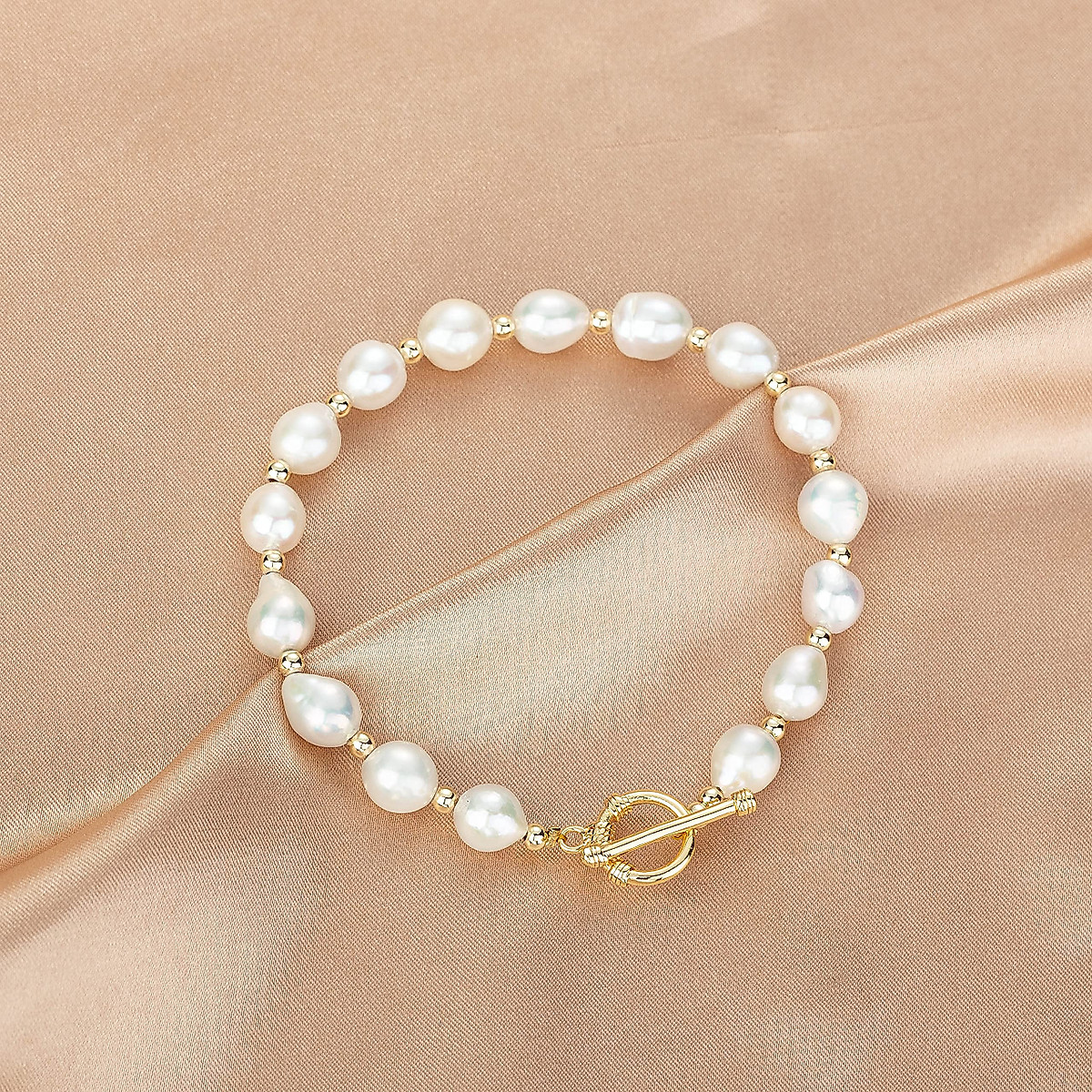 KVLmoze Pearl Bracelet 6mm Handpicked Pearl Chain 18k Gold Plated Delicate Vintage Y2k Jewelry Gifts for Mom Women Girls