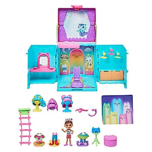 Gabby’s Dollhouse, Dress-Up Closet Portable Playset with a Gabby Doll, Surprise Toys and Photo Shoot Accessories, Kids Toys for Ages 3 and up
