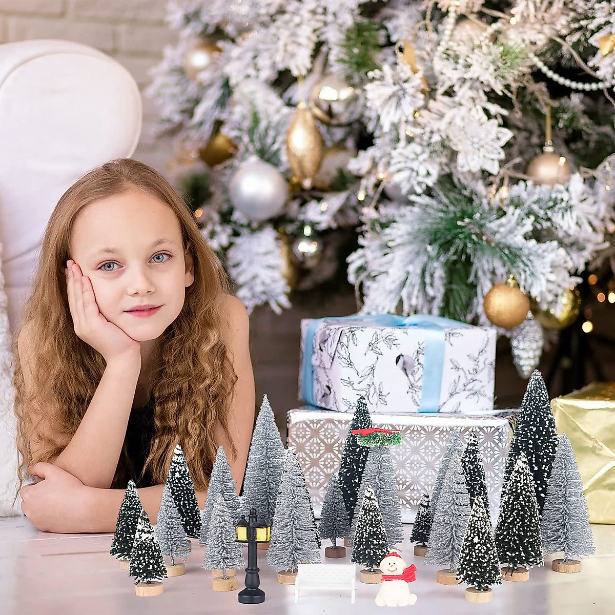 UNIPRIMEBBQ Mini Miniature Christmas Pine Tree Bottle Brush Trees Wooden Bases Tree for Your Village Desktop Xmas Holiday Party (Silver/Green 30pcs)