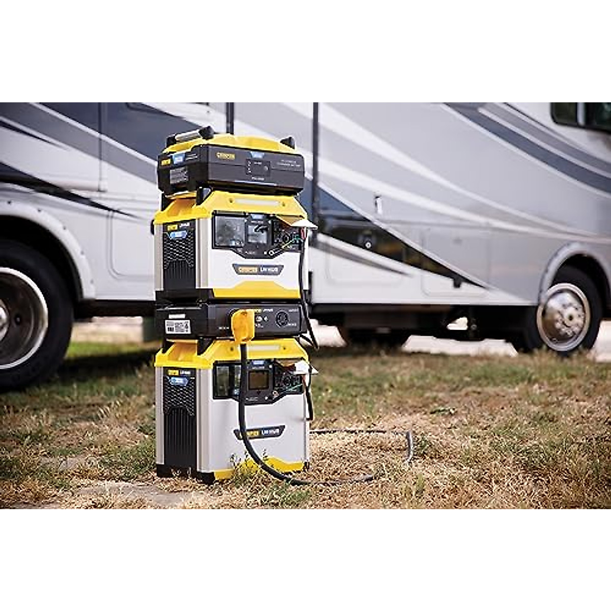 Champion Power Equipment 100593 3276-Wh Power Station 3200/1600-Watt Portable Lithium-Ion Battery Solar Generator